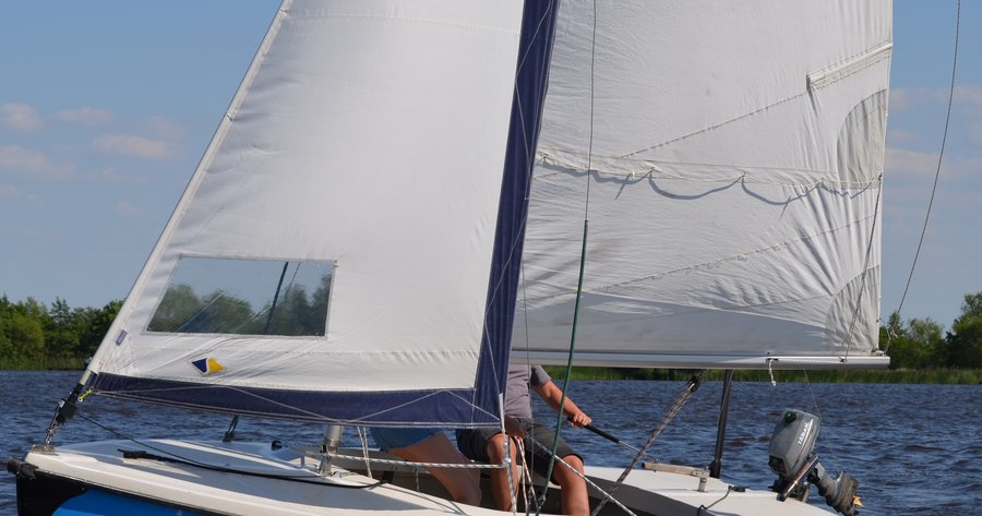 Mieten Sie ein Segelboot Ufo Polyvalk Holland | Waterpark Terherne ...